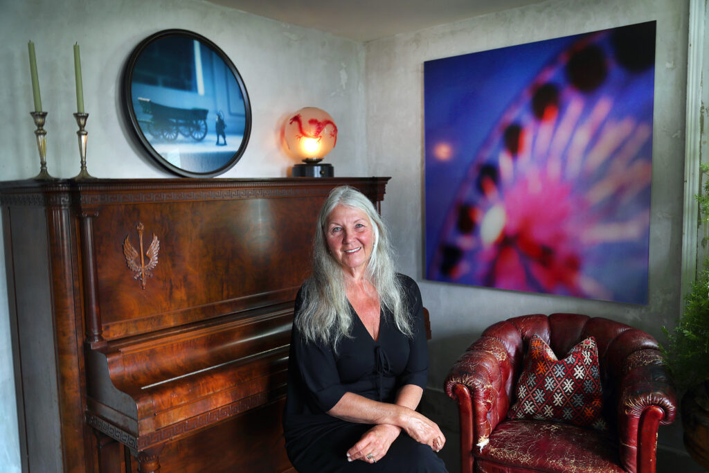 Rachel Maddow's significant other, Susan Mikula, posts a mysterious ...