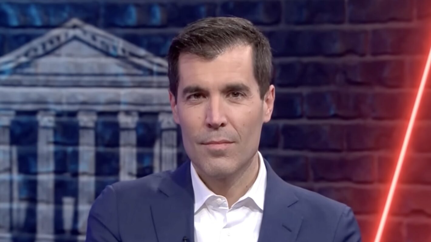 Scott MacFarlane announced his departure from CBS, citing that it will ...